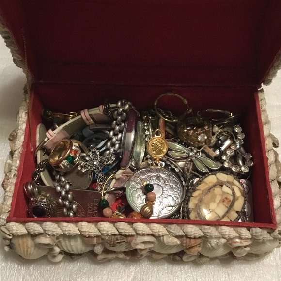 jewelry box | Jewelry | Vintage Seashell Jewelry Box Filled W Lots Of ...